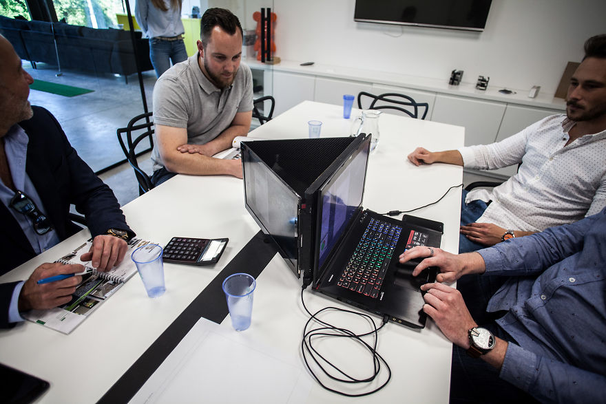 The World’s First Screens Extension For Laptops | Bored Panda