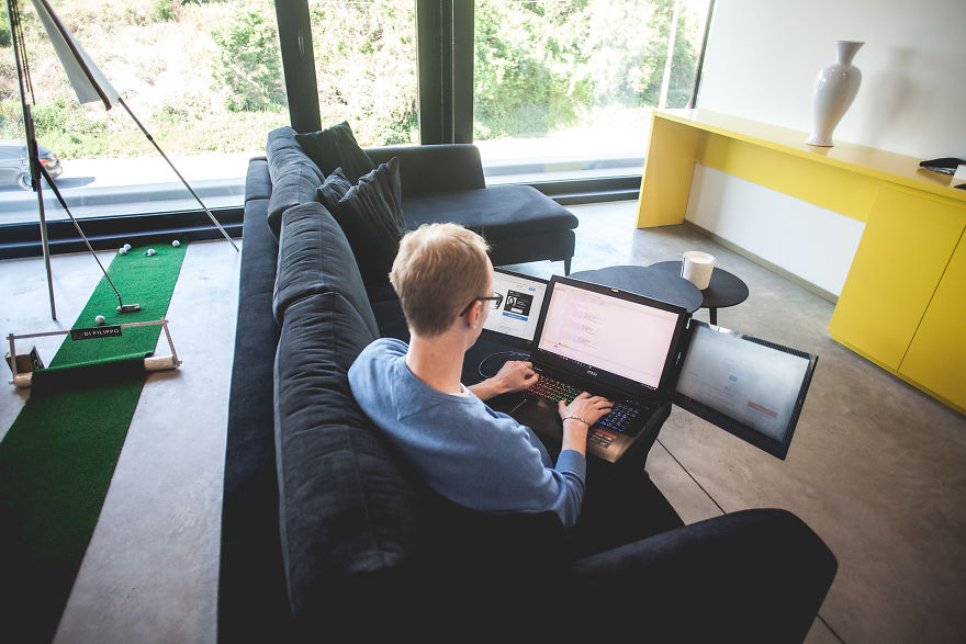 The World’s First Screens Extension For Laptops | Bored Panda