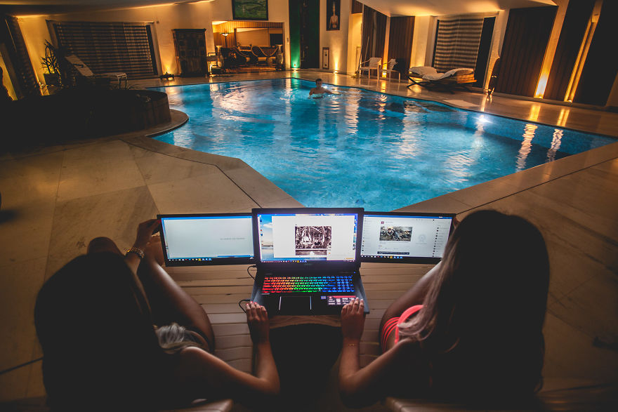 The World’s First Screens Extension For Laptops | Bored Panda