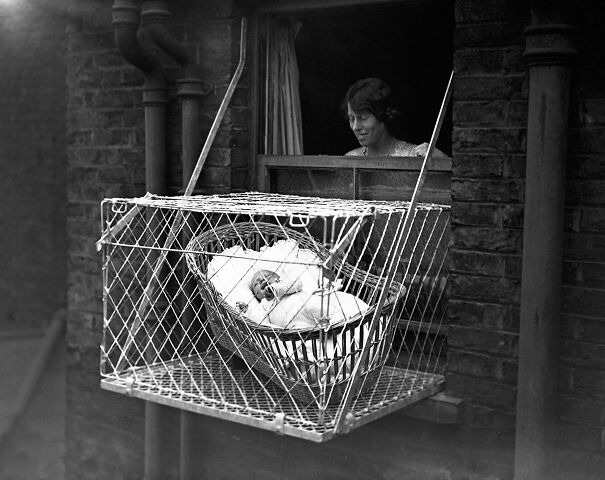 50 Surprising, Interesting Or Bizarre Shadows That Made People Look ...