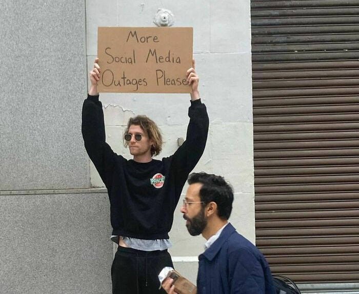 Dude Keeps Protesting Annoying Everyday Things With Funny Signs (30 New ...