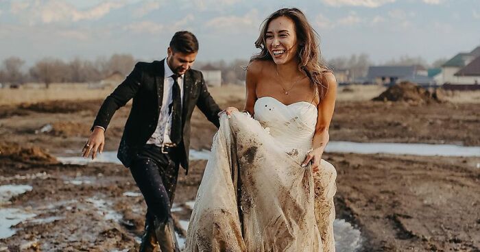 This Couple Accidentally Fell Into Mud During Their Wedding Photoshoot ...