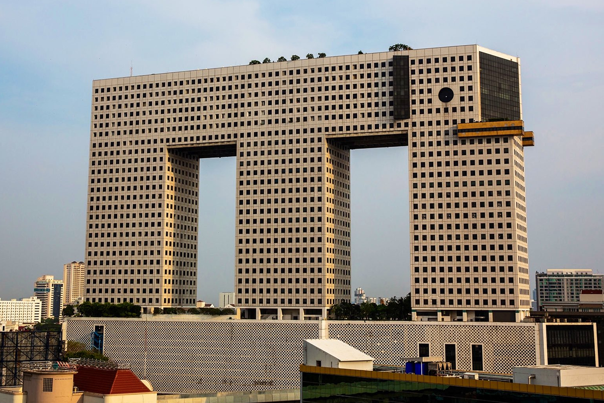 30 Times People Spotted “Buildings Being Weird Little Guys” And Shared ...