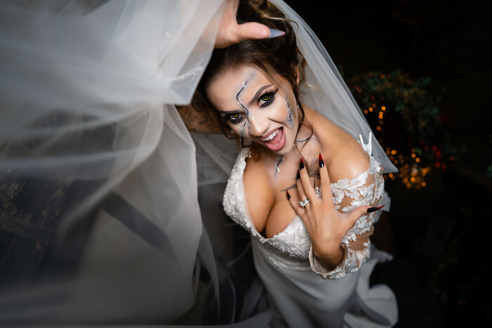 I Took Photos Of A Vampire Bride For Halloween At The Pilgrim’s Rest In Battle (21 Pics) | Bored ...