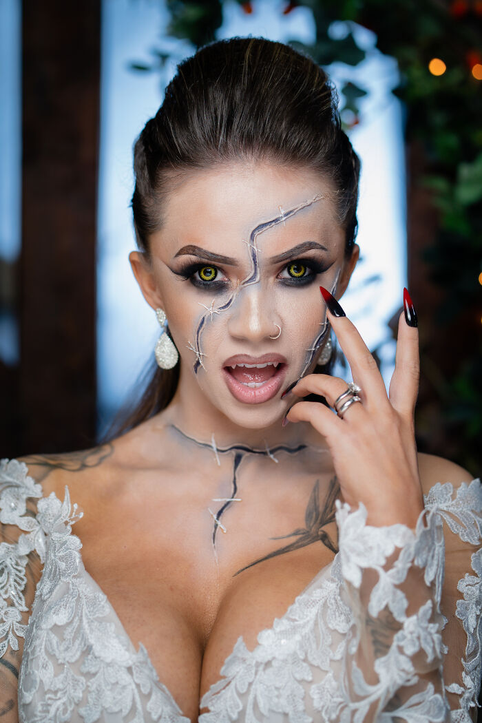 I Took Photos Of A Vampire Bride For Halloween At The Pilgrim’s Rest In Battle (21 Pics) | Bored ...