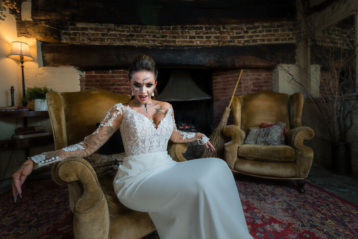 I Took Photos Of A Vampire Bride For Halloween At The Pilgrim’s Rest In Battle (21 Pics) | Bored ...