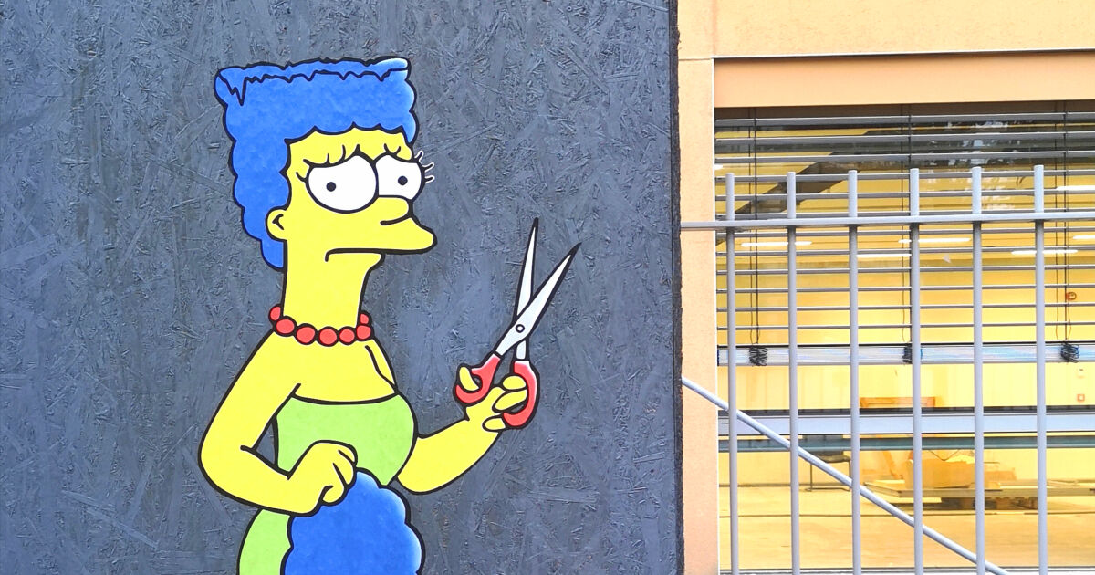 Street Art By Alexsandro Palombo “The Cut” Portrays Marge Simpson ...