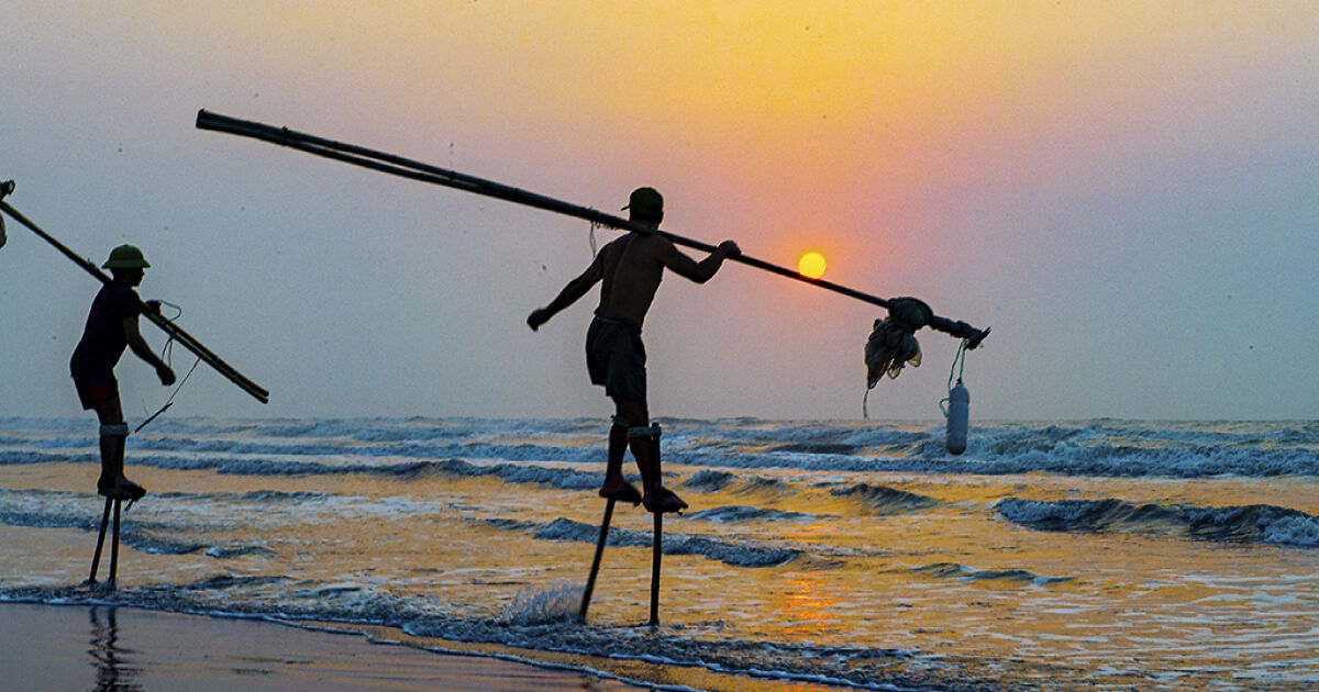 I Photographed Fishermen, Who Use Stilts For Inshore Fishing | Bored Panda