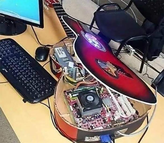 30 Times People Spotted Cursed Gaming Setups And Shared Them On This ...