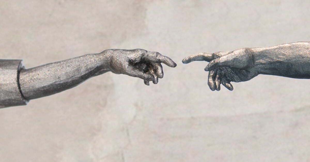 I’ve Been Carving Tiny Hands From Pencil Lead For The Last Month (9 ...