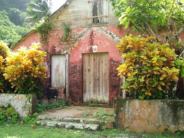 Hey Pandas, What Was The Most Cursed Building You Saw? (Closed) | Bored ...