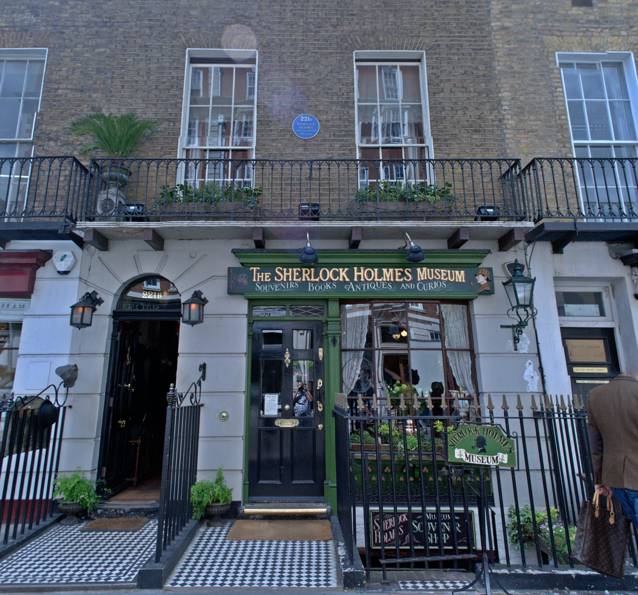 40 Interesting ‘Then And Now’ Photos That Show How Time Affects ...