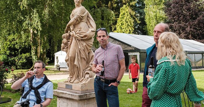 25 Honest Wedding Photos By Ian Weldon That Are As Funny As They Are ...