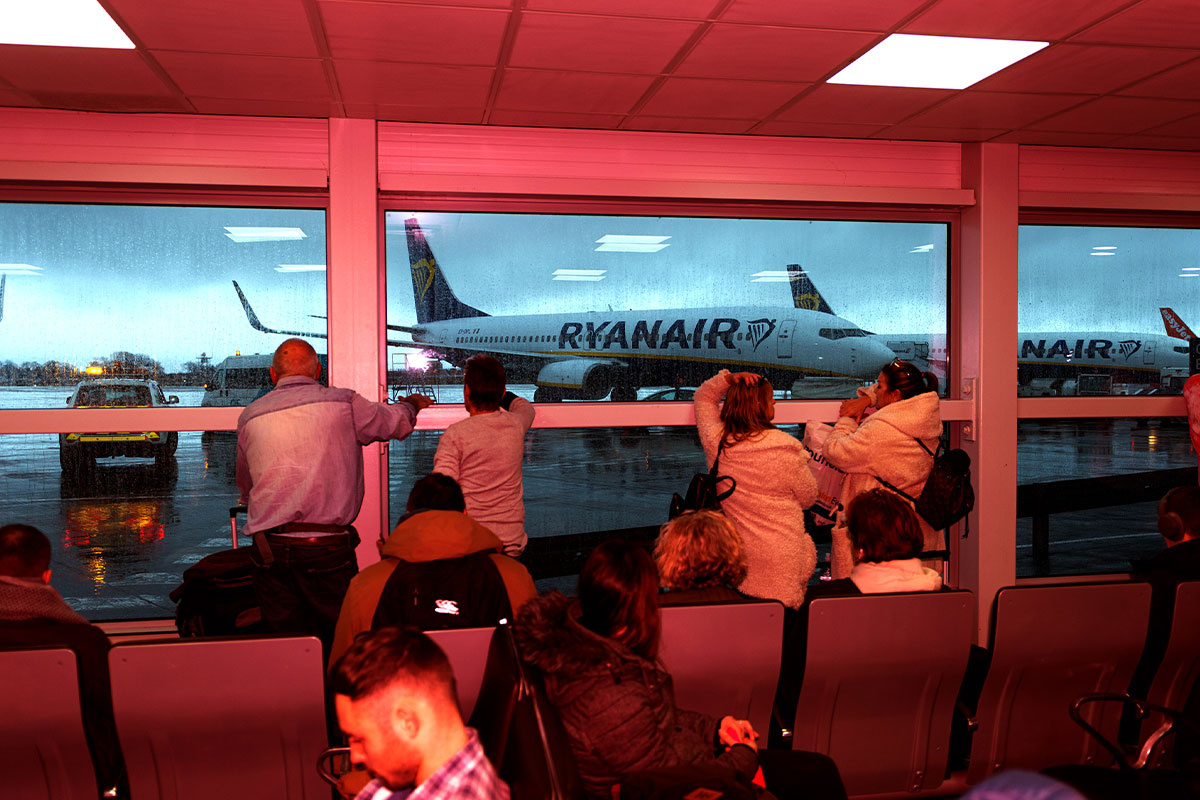 My 30 Photographs That Show The Reality Of Flying Economy | Bored Panda