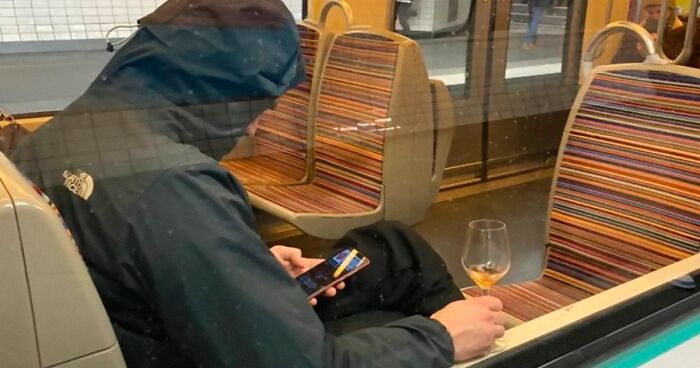 35 Times People Spotted The Wildest Things On The Paris Metro And Had ...