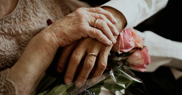 Elderly Couple Remarries 6 Decades Later Surrounded By Many Generations ...