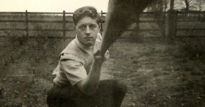 50 Curiosity-Inducing Historical Photographs (Best Of All Time)