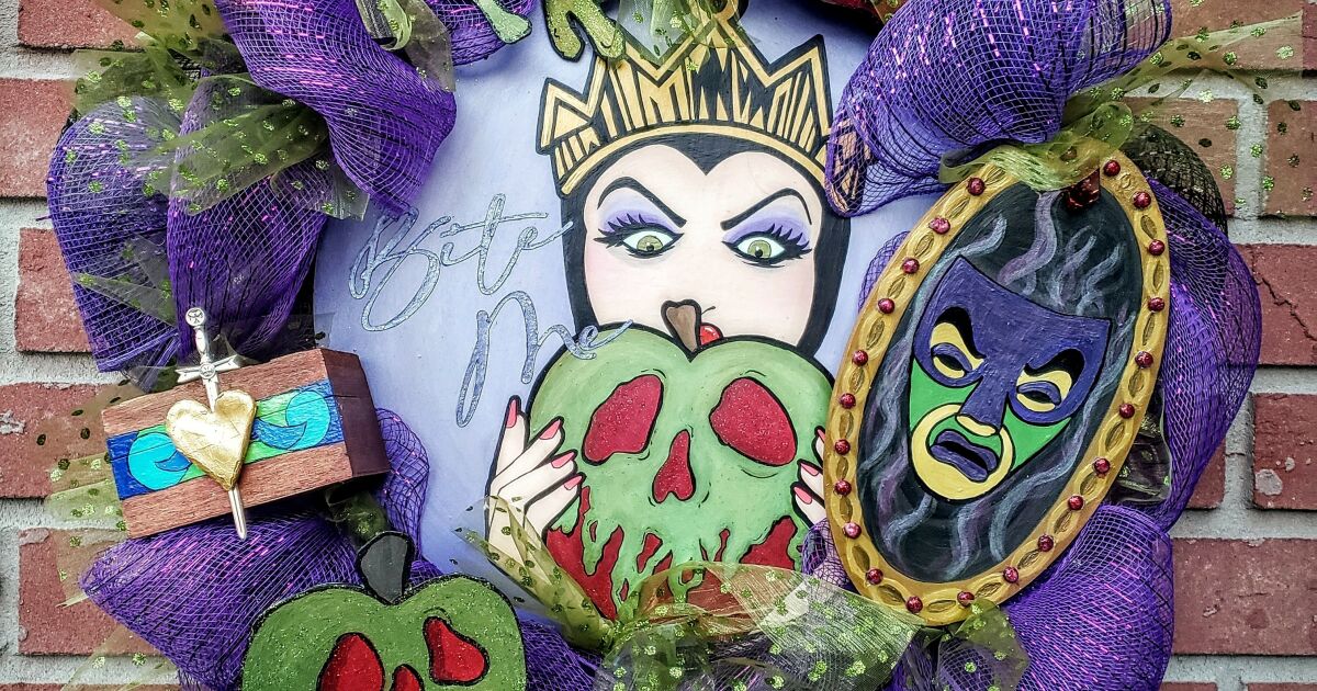 I Made Villains Wreaths With Hand-Painted Poison Apples, Ursula ...
