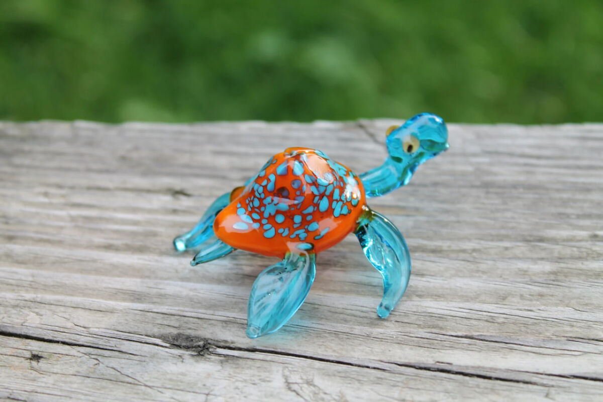 I Made Cute Glass Turtle Figurines In Different Colors (8 Pics) | Bored ...