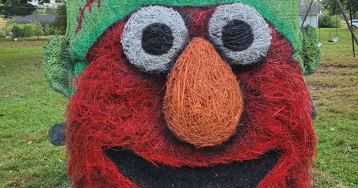 My Halloween Hay Bale Art To Brighten Your Day (12 New Pics) | Bored Panda