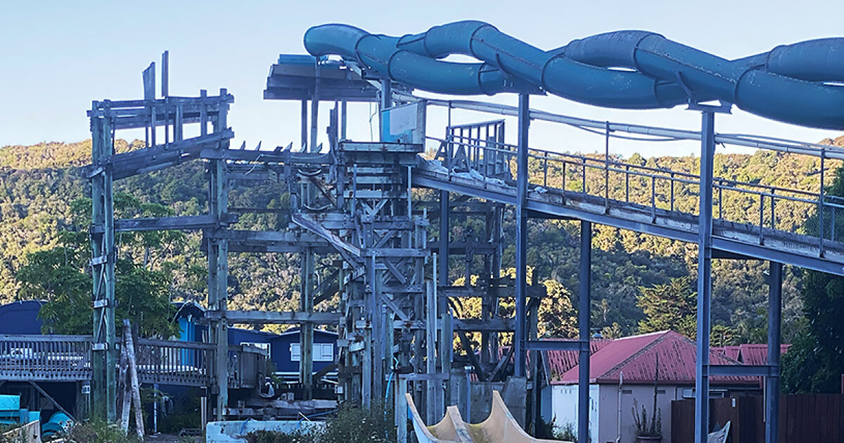 Inside New Zealand’s Abandoned Waiwera Hot Pools: A Forgotten Water ...