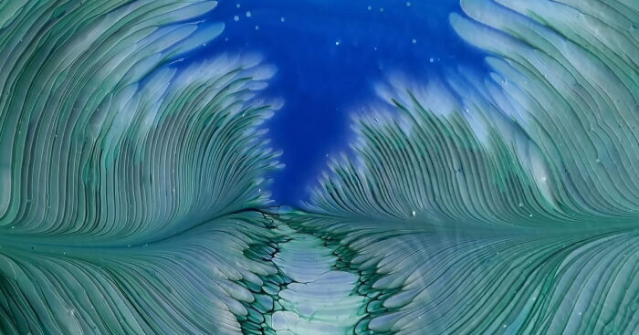 Straight Pour Acrylic Painting With Wreck: Soft And Feathery Flow ...